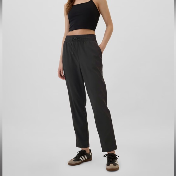 GAP | Pants & Jumpsuits | Black Gapfit Runaround Pantsnew Without Tags ...